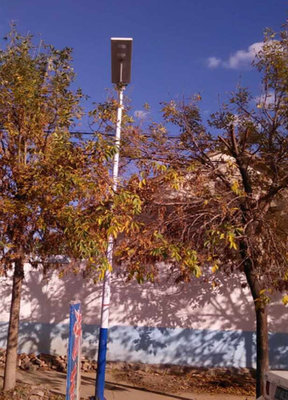 60W All in One Solar Powered LED Street Lights IP66 DC24V For High Way and Garden