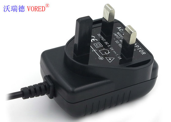 UK Plug Lithium Battery Charger 100-240V AC 50 / 60HZ Input Plug In Connection