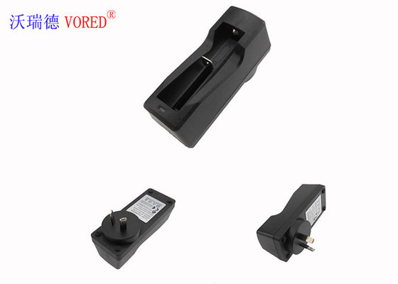 Single Slot UK Plug Lithium Battery Charger Black Color Constant Current Charging