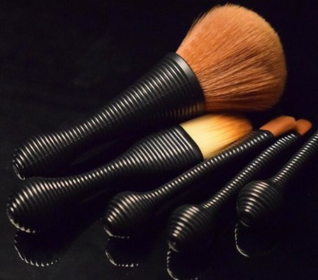 Professional makeup brush set 5 pieces,makeup brush set,Face brush ,Travelling makeup brush set ,Lip brush Eye brush
