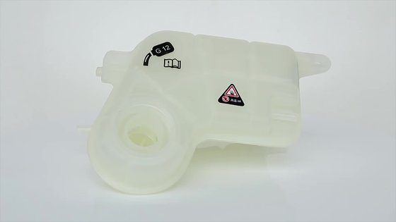 4F0121403N Car Engine Plastic Radiator Coolant Expansion Tank Audi Car Engine Parts Overflow Bottle For Audi A6 supplier
