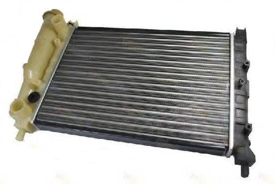 OE 7739937 Aluminum Automotive Radiators , 61950 FIAT UNO Radiator Antirust