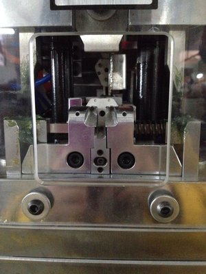 Type F Schuko Plug Semi Automatic Terminal Crimping Machine AC220V/50Hz