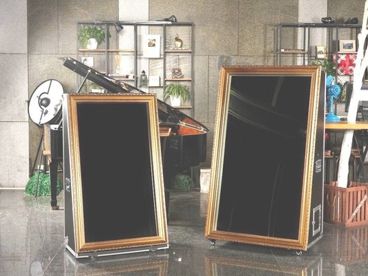 47 / 55 Inch Fashion Stylish Mirror Me Booth Touch Screen Fotomaton Magic Mirror Photo Booth Case