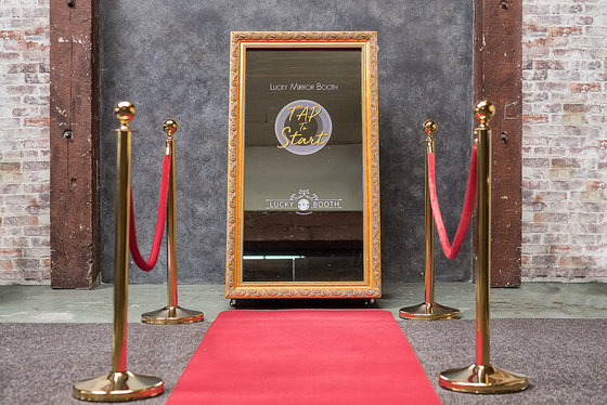 Competitive Factory Price Touch Screen Selfie Magic Mirror Photo Booth