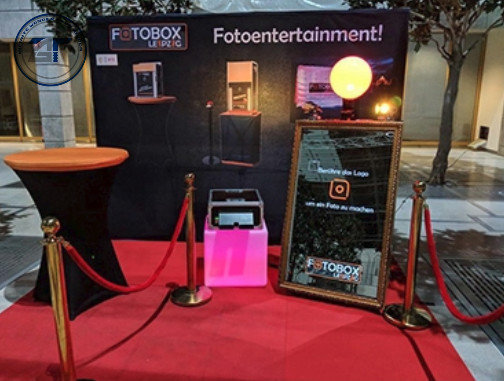 Portable Photobooth Kiosk, Selfie Photo Booth Kiosk, Magic Mirror Photo Booth Machine Malaysia