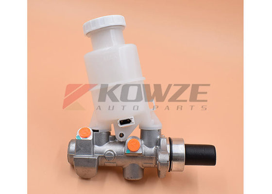 MR370247 Clutch Master Cylinder Mitsubishi Engine Parts Pajero IO H66 H67 H76W