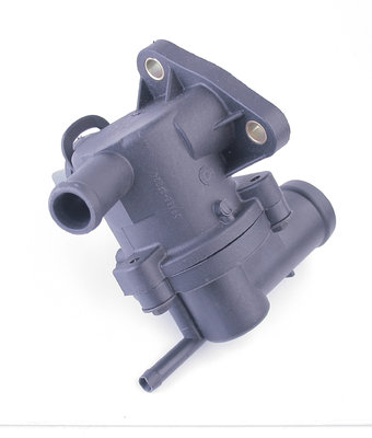 Coolant Outlet Flange Thermostat Housing Assembly 047121111C 047121111D 047121111E for SKODA