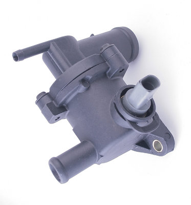 Coolant Outlet Flange Thermostat Housing Assembly 047121111C 047121111D 047121111E for SKODA