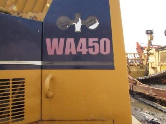Japan komatsu loader WA450,also used loader WA380-6,WA380-3,WA320,WA400-1 supplier