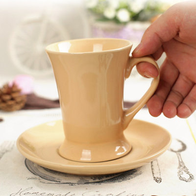 Stoneware Material Promotional Ceramic Coffee Mugs Saucer Set Dish Heart Shaped