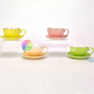 Kitchenware Household Ceramic Dinnerware Sets Embossing With Gold Rim