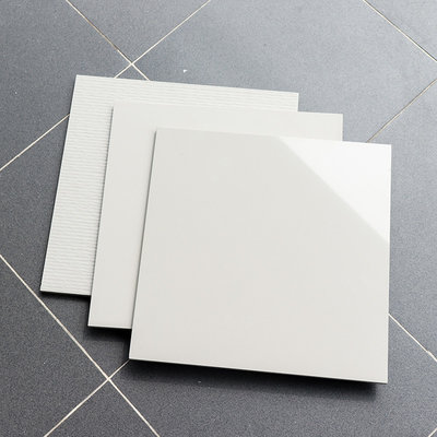 Super Glanzende Zuivere van de de Tegels24x24 Schuring van het Kleurenporselein de Weerstands niet Misstap