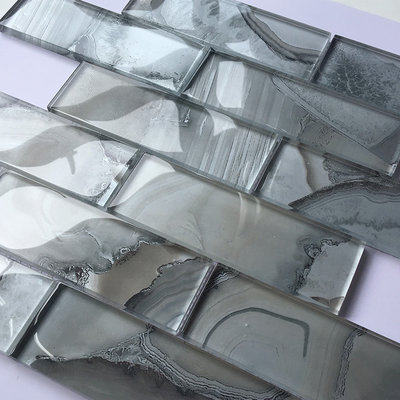 Het multi Gekleurde Glasmozaïek betegelt Waterdichte, Binnen het Decortegels van de Keukenmuur