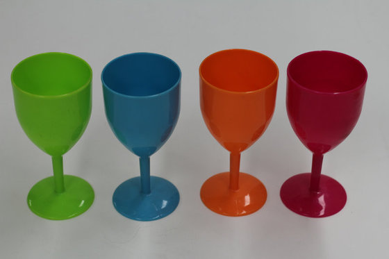 Vetri di vino di plastica colorati decorativi, tazze di plastica riutilizzabili della chiavetta