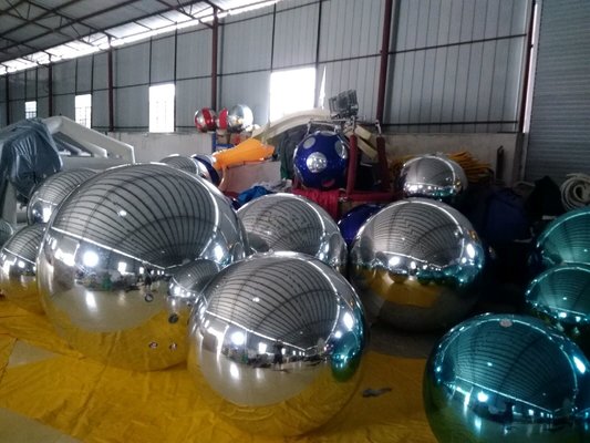 Le PVC argentent la boule gonflable réfléchissante de miroir de miroir pour le coin et la place et la plaza d'entreprise