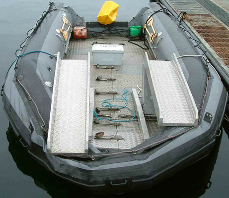 Offre gonflable olympique colorée de bateau de pêche de PVC pour des jeux de l'eau