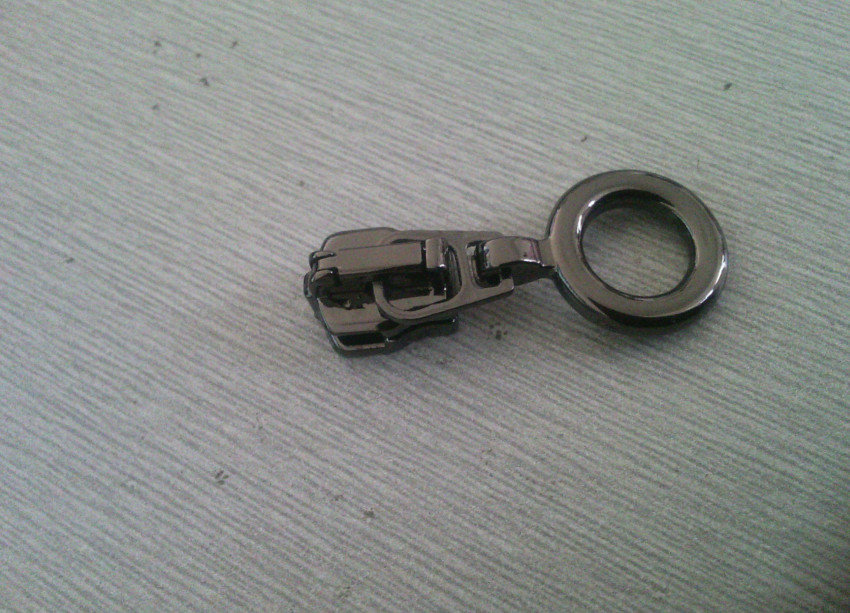 Eco-Friendly Zipper Pull Alloy Gunmetal Color For Shoes Tent / Bag