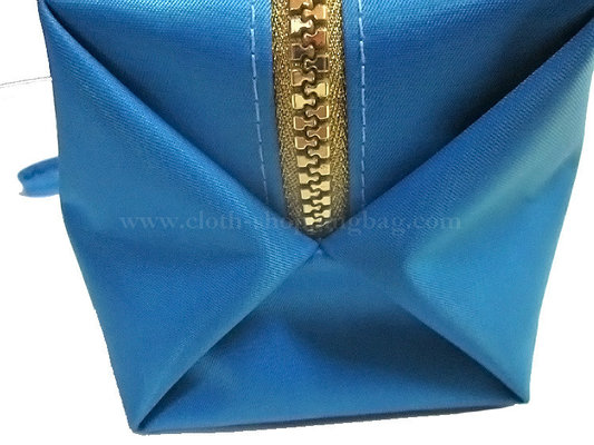Satin fabric travel cosmetic makeup bag for girl / ladies cosmetic case