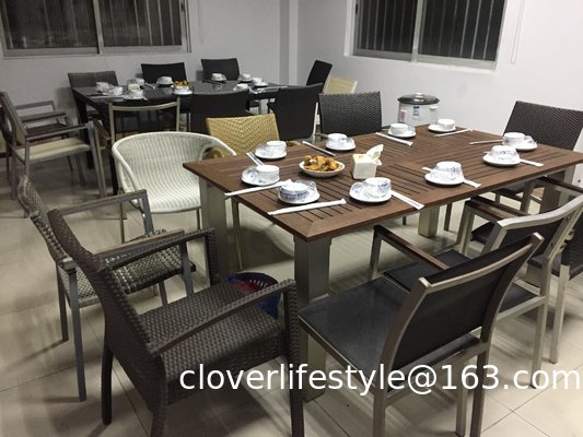 Wicker dining set with aluminum frame by Clover Lifestyle