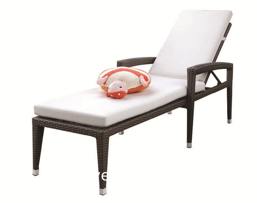 Flat wicker Sun bed with side table for Hotel, Garden and Beach by Clover Lifestyle Outdoor Furniture China