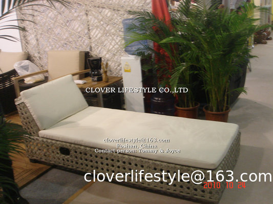 Flat wicker sun lounger for Hotel, Garden and Beach by Clover Lifestyle Outdoor Furniture China
