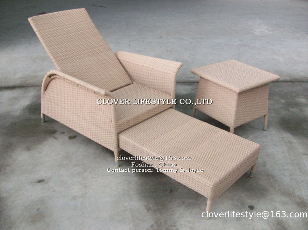 Flat wicker Sun bed flexible ottoman with table for Hotel, Garden and Beach by Clover Lifestyle Outdoor Furniture China