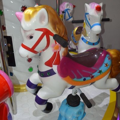 Guangzhou factory indoor/outdoor kids amusement park carousel 6 seats carousel mini merry go round for sale
