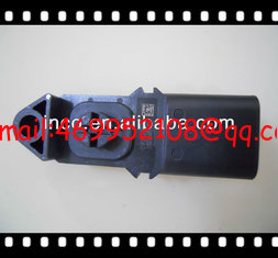 China Oil Pressure Warning Sensor D4076493 Cummins Engine Spare Parts supplier