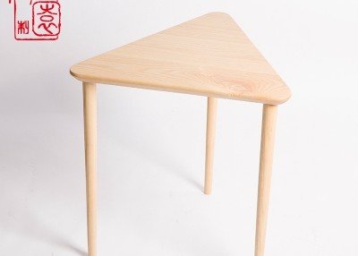 Boreal Europe Style Modern Wooden Coffee Table With Triangle Top Easy Assemble