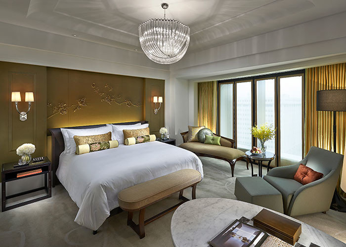 Dark Walnut The Ritz - Carlton Commercial Hotel Furniture  5 Star Hotel Bedroom Furniture Sets
