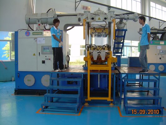 Línea de transmisión durable 11.5KV aislador 70KN con la horquilla y la lengua