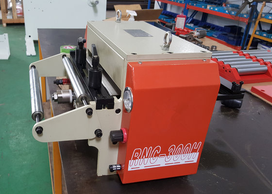 Machine automatique électrique de conducteur de boîte de commutateur de main de Cabinet de contrôle avec le pressing de cylindre d'air de CKD