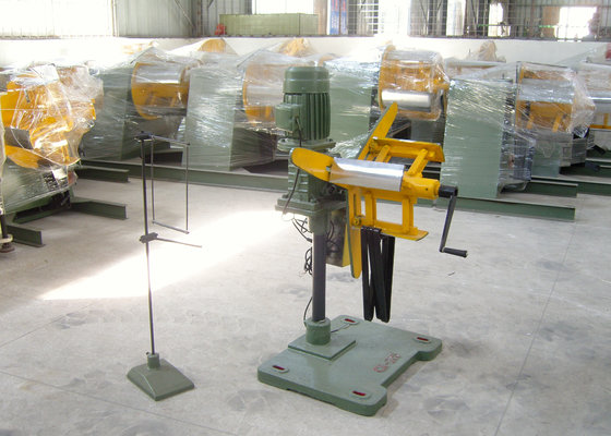 1 type de lumière de moteur de HP machine de déroulement de bobine pour la largeur de 200 millimètres bobine de 150 kilogrammes