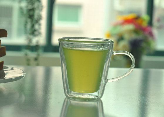 Pyrex の倍の壁のガラス コーヒー・マグのホウケイ酸塩の飲むガラス
