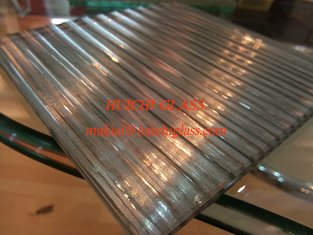 Decorative laminated glass solution