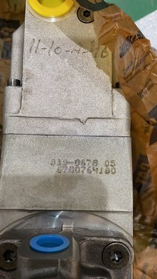 sell CAT 330C 330D C9 Fuel Injection Pump 319-0678 3190678(Email:bj-012@stszcm.com )