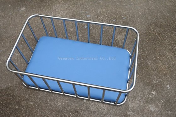 Blue Color Hospital Baby Cot 600*400*235mm Basket 50kg Safety Load For Newborns
