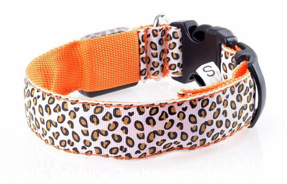 Fationable Leopards Decorative Pattern Illuminated Pet Collars Waterproof