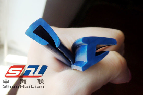 Blue Healthy PVC Extrusion Profiles / Seal Strip  
