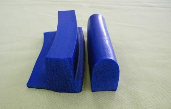 High Density Foam Extruded Rubber Parts Fire Resistant Rubber Strip For protect or others