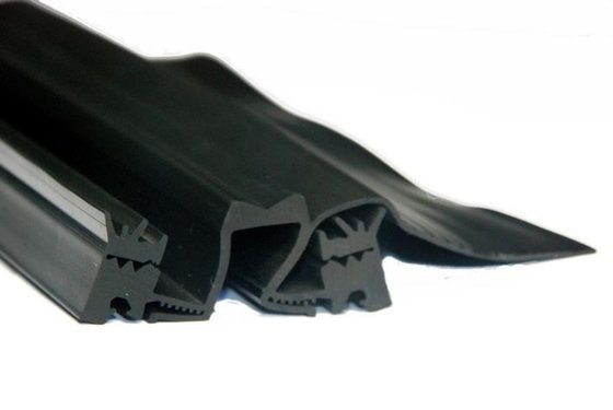 EPDM Solid Seal , Extruded Rubber Seal Excellent weather resistance