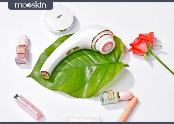 Pearl White Rechargeable Facial Cleansing Brush , Electric Face Cleanser