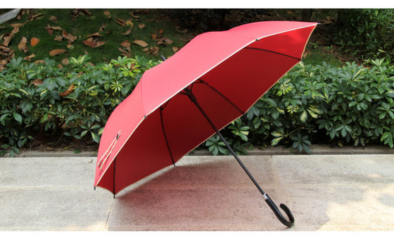 Le rouge fait sur commande résistant de parapluie de golf de vent pour 2 personnes avec le coeur transfèrent l'impression