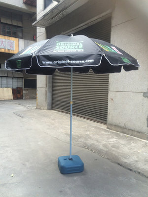 Parapluie de plage résistant se pliant imprimé par écran de vent de couleur de CMYK pour la promotion de cartouche