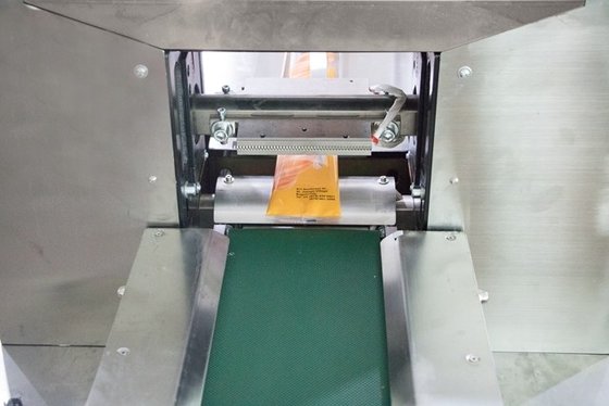 horizontal packing machine pillow pack bread biscuit packaging in small business price--TCZB-450