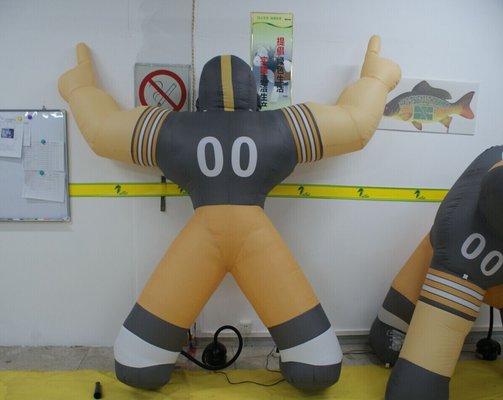 Oxford Cloth Inflatable Shapes 3mH Inflatable Football Player Characters