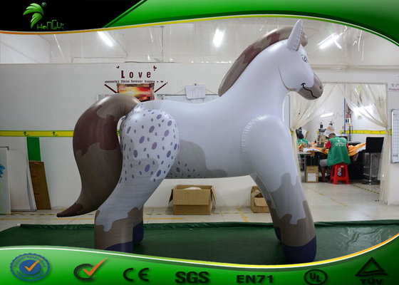 White PVC Standing Funny Cartoon Inflatable Horse 2m / 5m Tall Quadruple Stitching