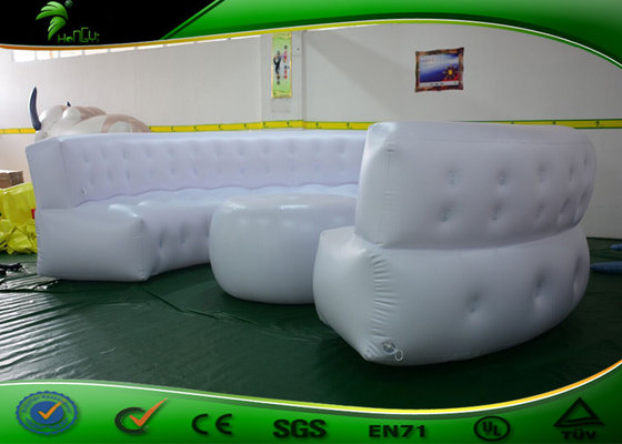 4 M Inflatable PVC 0.4mm Durable Inflatabe Furniture White Sofa For Events