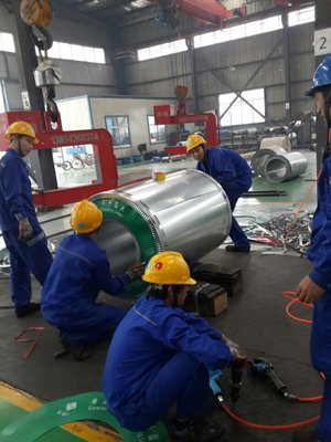 0.6MM の厚さ 1220MM の幅 AISI ASTM BS DIN GB JIS は電流を通された鋼鉄コイルを Prepainted